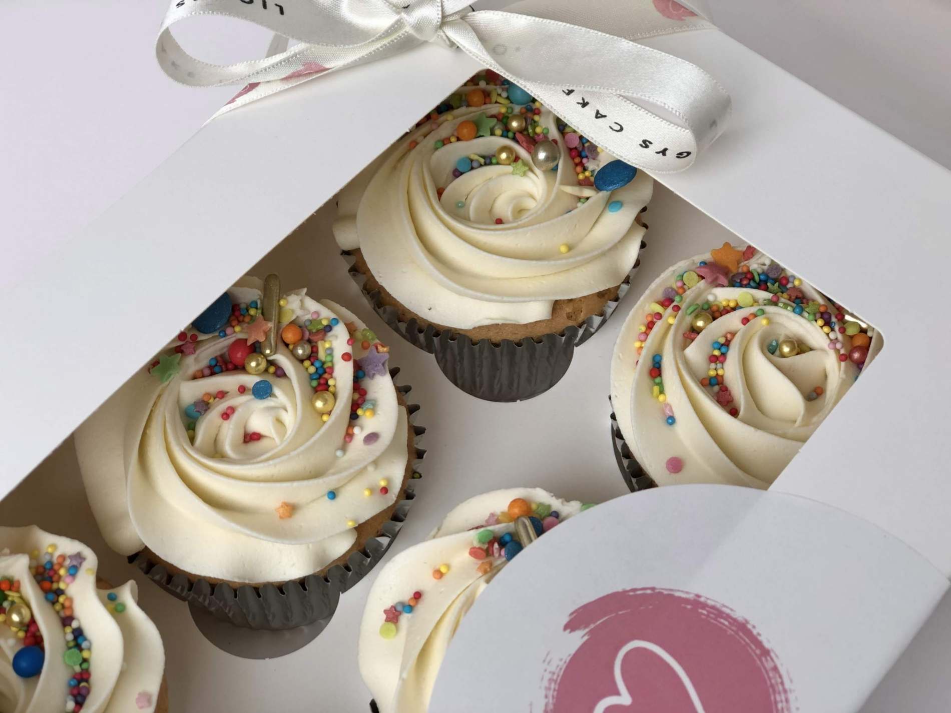 Funfetti Cupcakes | Cakes in a Hurry