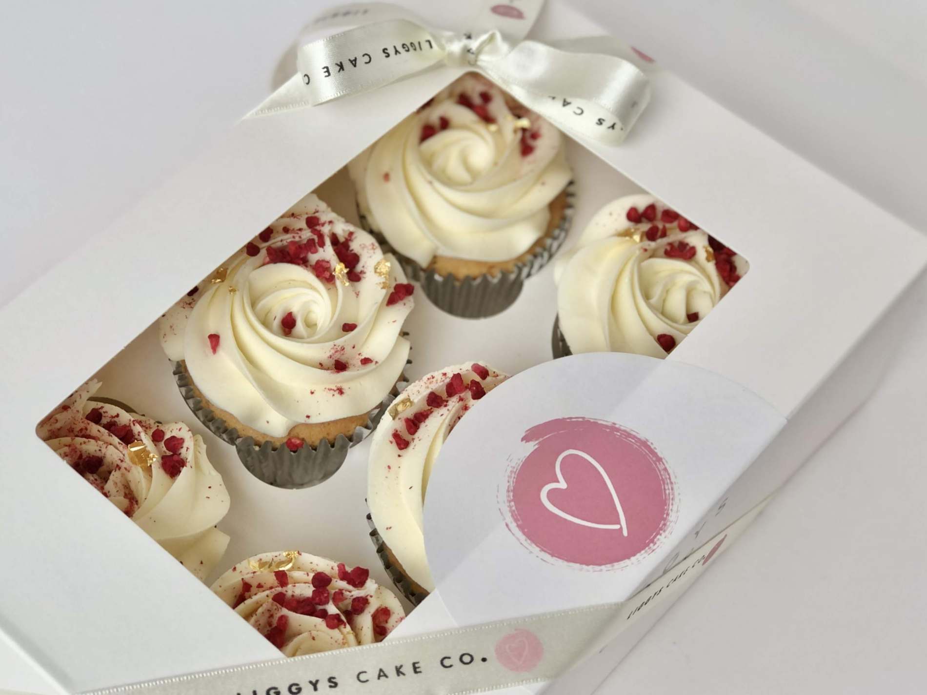 Ivory Cupcakes with Raspberries and Gold Leaf | Cakes in a Hurry