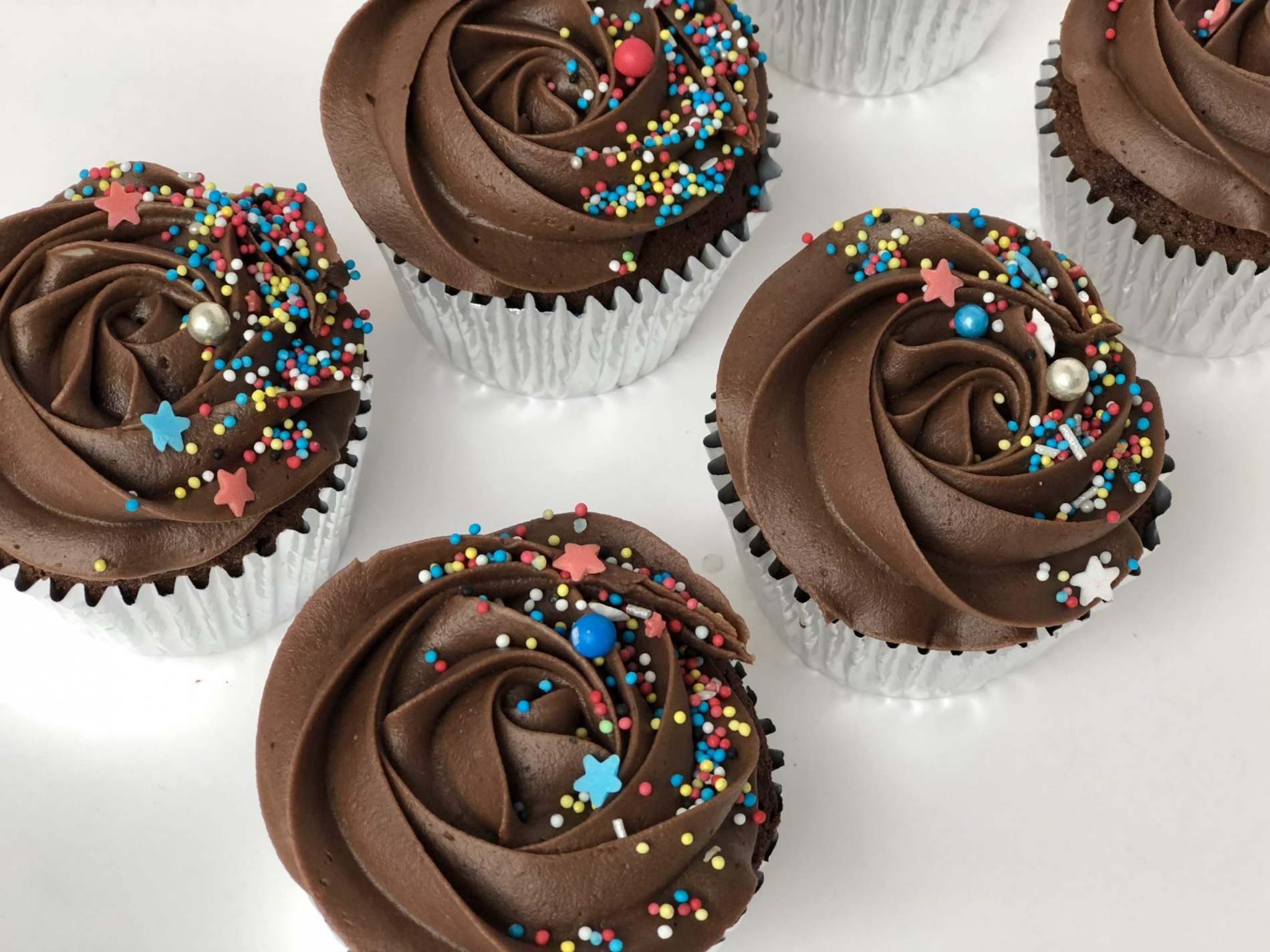 Chocolate Iced Pixel Cupcakes | Cake in a Hurry