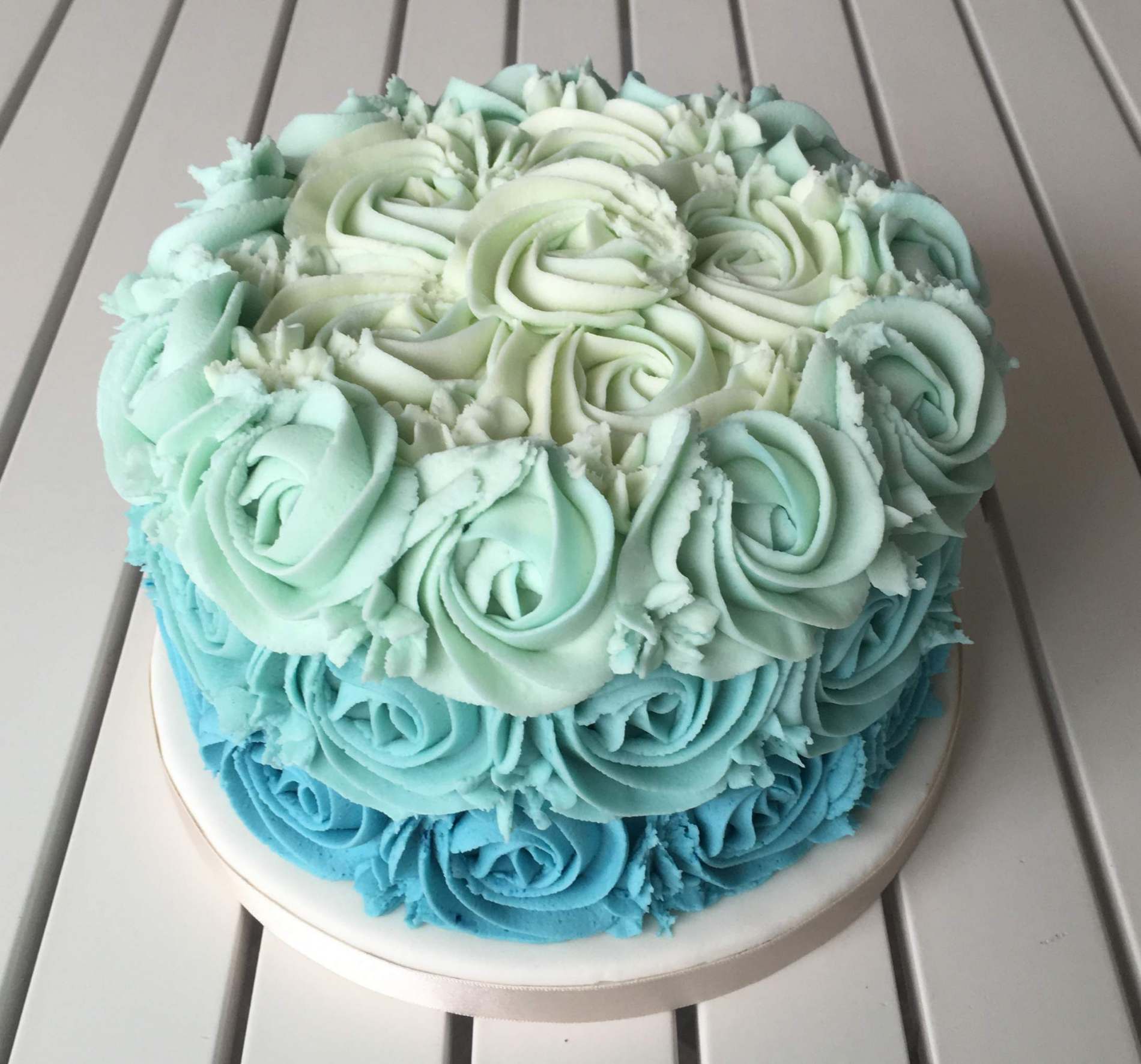 Blue Ombre Rosette Layer Cake | Layer Cakes