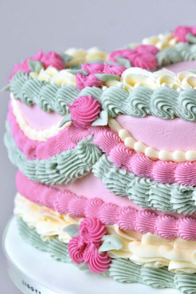 Pastel Ruffle Retro Cake | birthdays