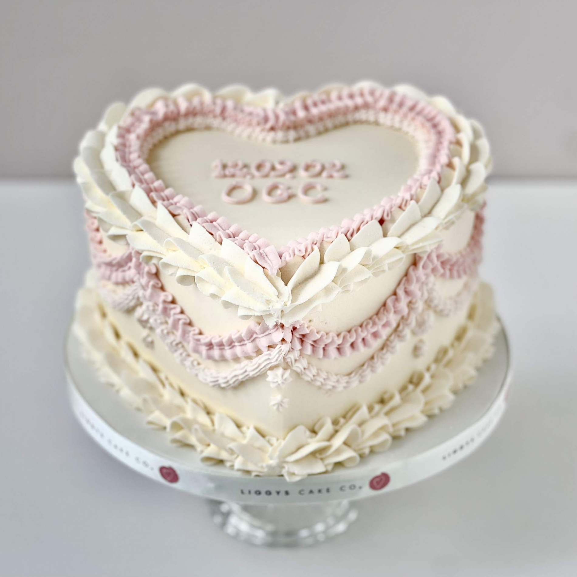 Pastel Ruffle Retro Heart Cake | birthdays