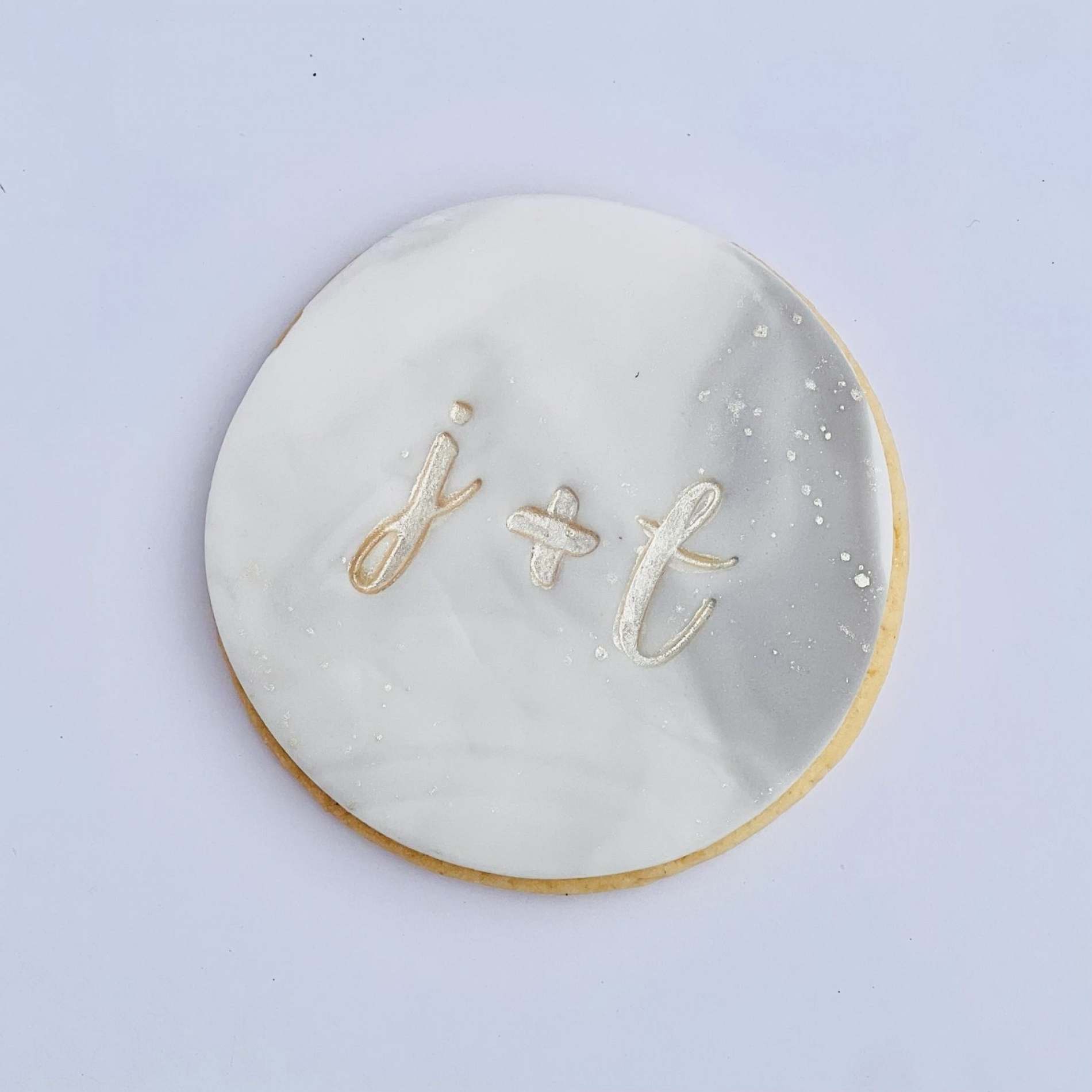 Marbled Initial Wedding Cookies | Wedding favours