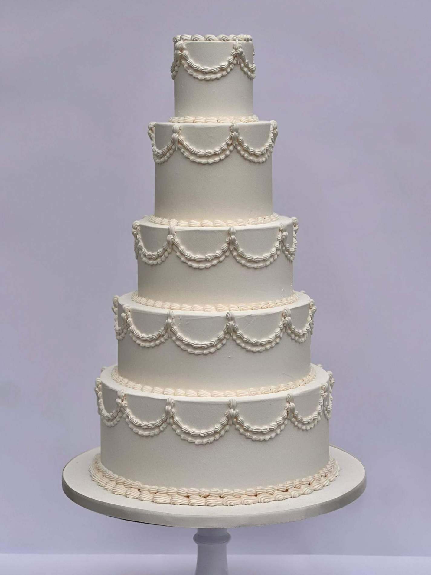 Ivory Retro Ruffe Wedding Cake | Wedding Cakes