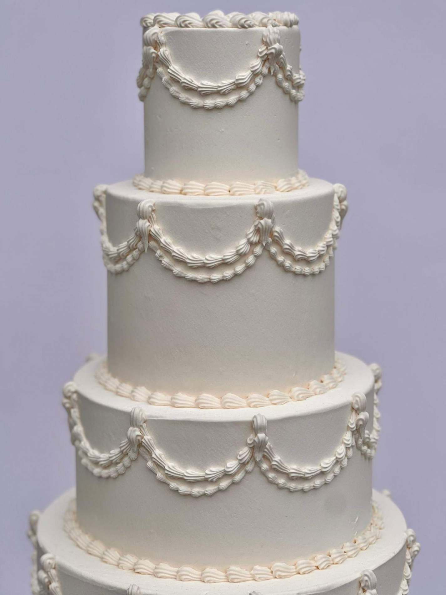 Ivory Retro Ruffe Wedding Cake | Wedding Cakes