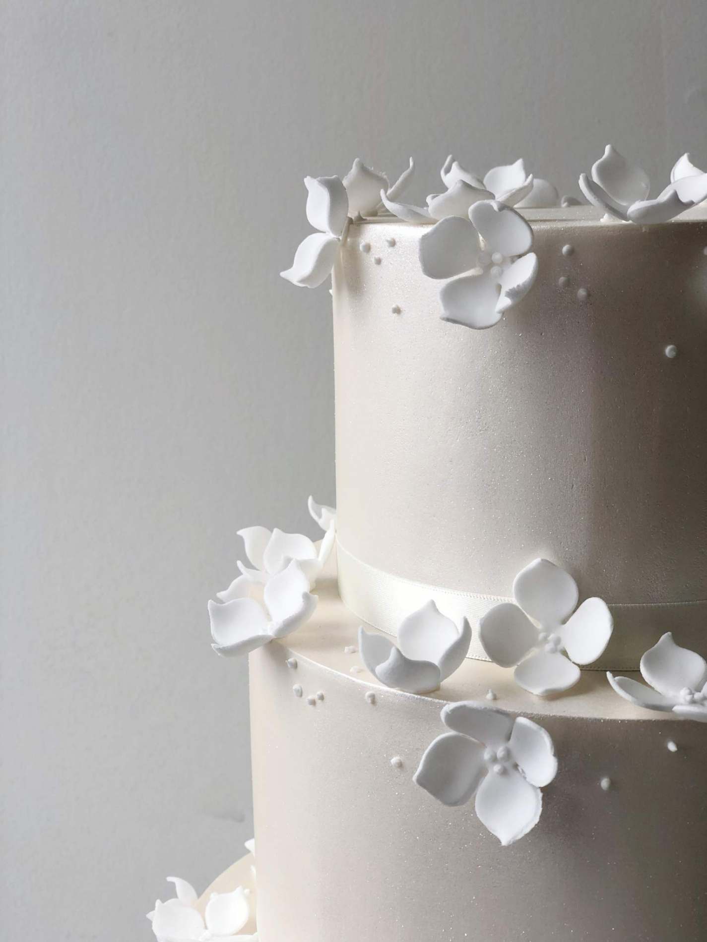 Halo Hydrangea Wedding Cake | Wedding Cakes