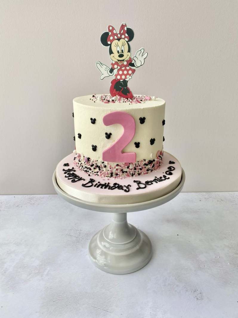 Minnie Mouse Layer Cake | birthday cakes