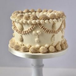 Ivory Retro Cake | birthdays