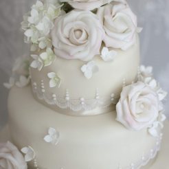 Little Sweet Avalanche | Wedding Cakes